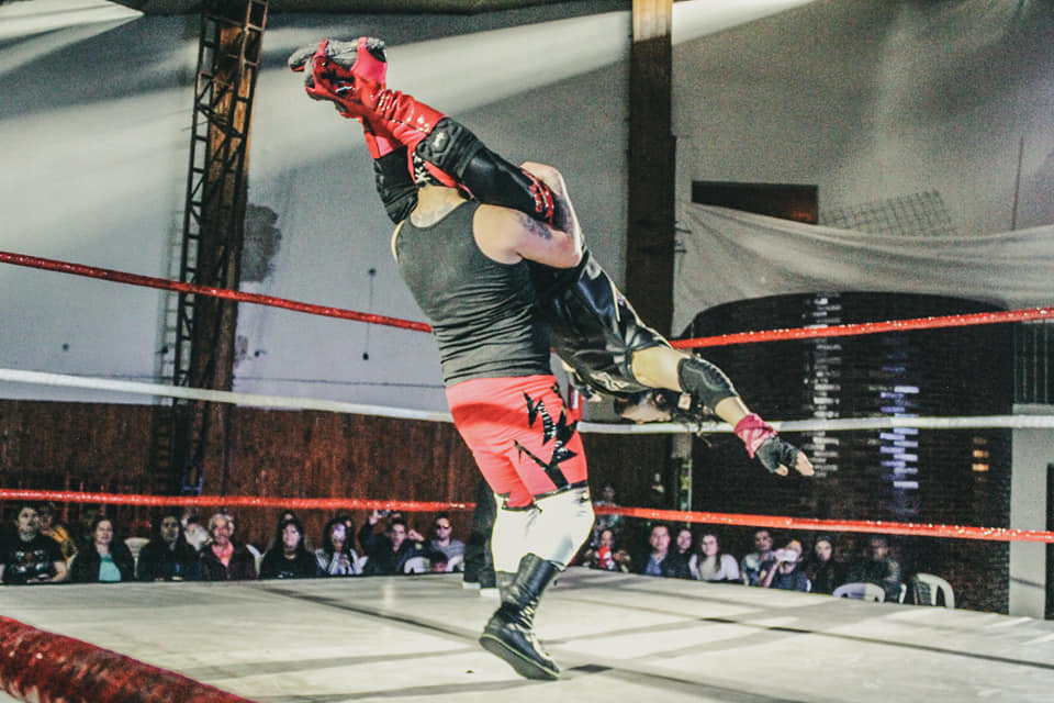 CAMILO CARDONA - EQUIPOS DE LUCHA LIBRE